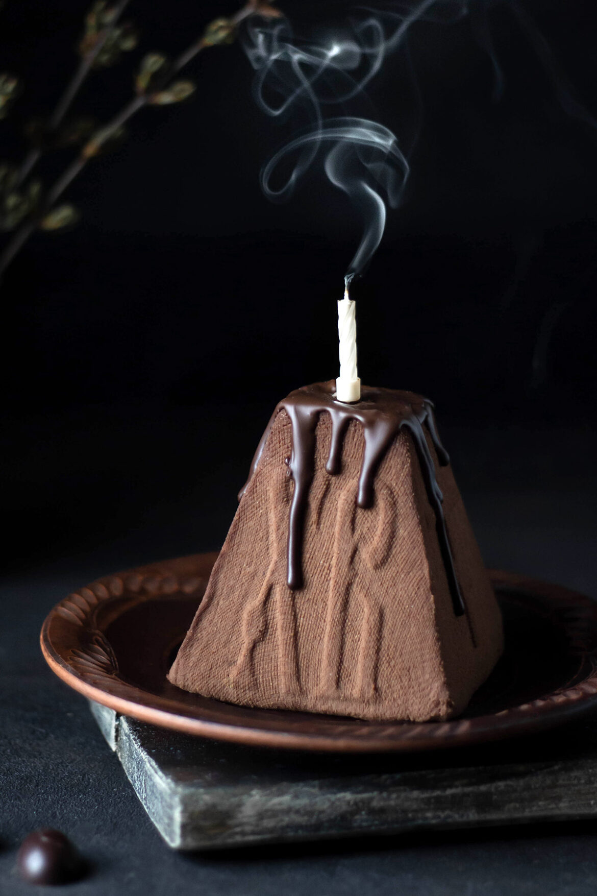 Vegan Ukrainian Easter Paska (No-Bake Chocolate Cheesecake Dessert)