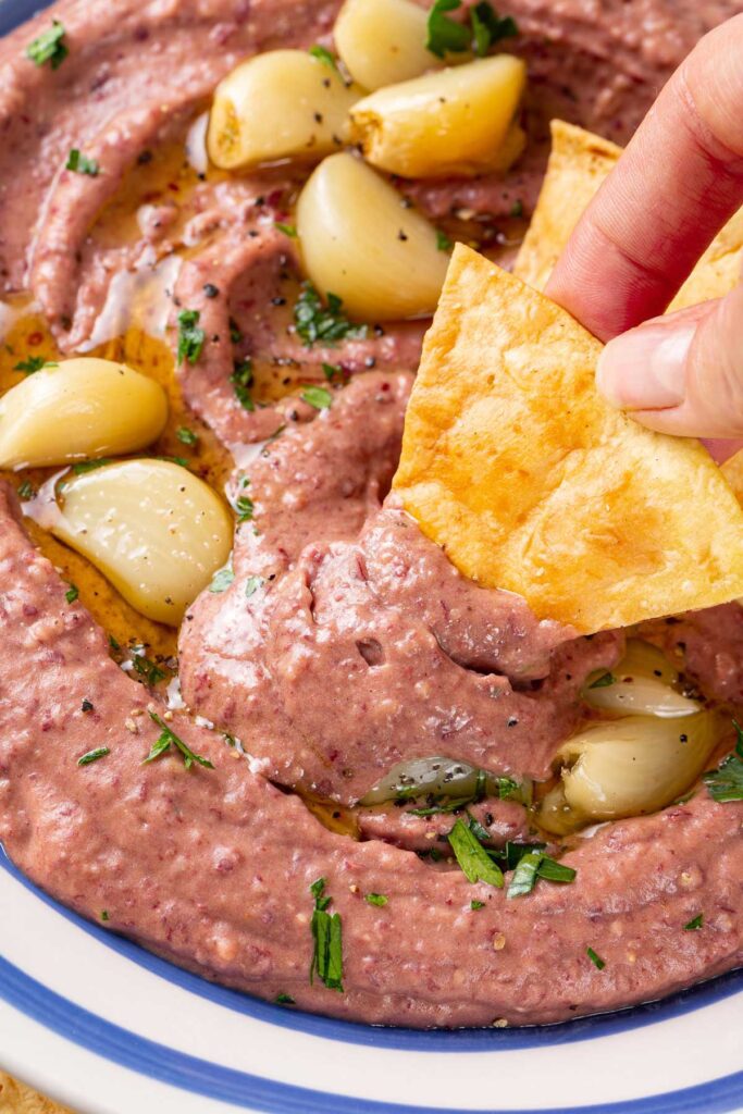 Red Kidney Bean Hummus with Roasted Garlic
